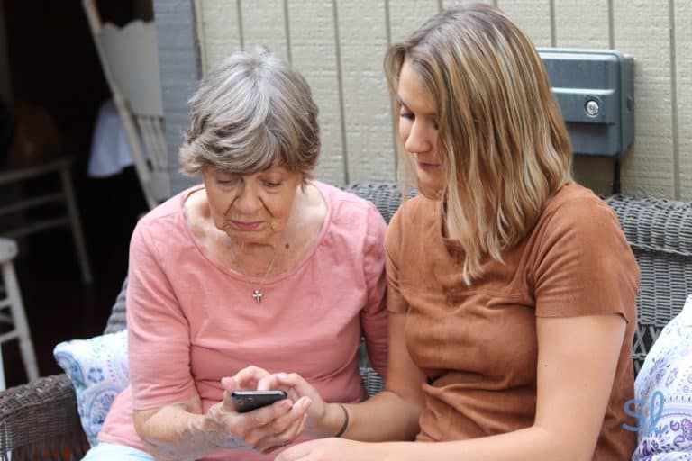 How to Use Siri: A Step-by-Step Guide for Seniors | SeniorLiving.org