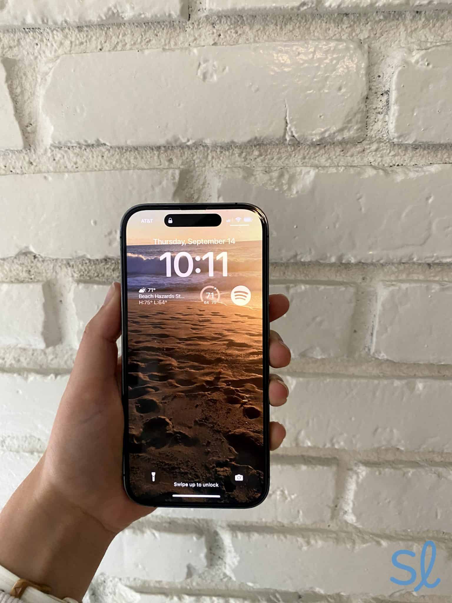 Best No Contract & Prepaid Cell Phones for Seniors in 2025